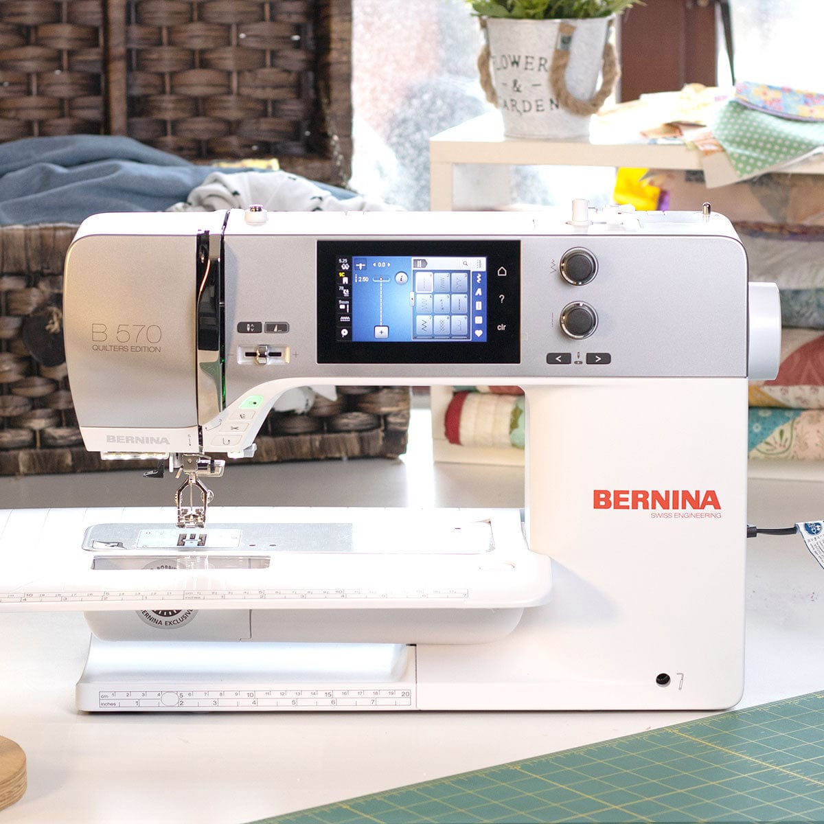 Bernina 570 QE Sewing Machine: Review & Shop