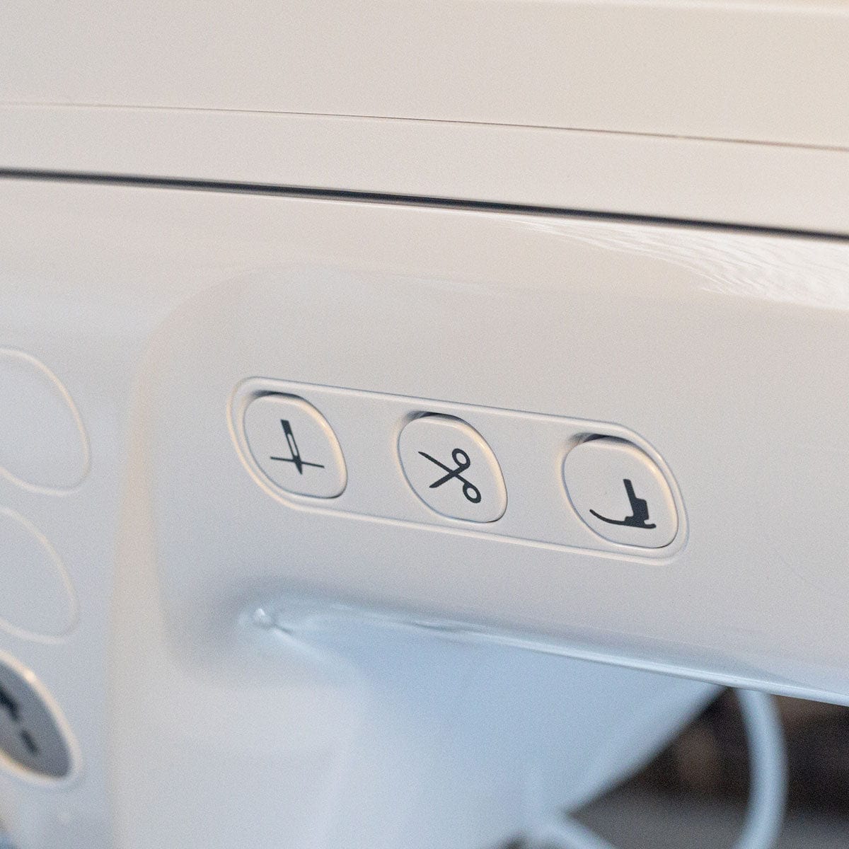 Brother Innov-is NV880E Embroidery Machine: Review & Shop